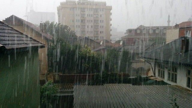 Shi, vetëtima e bubullima në Prishtinë dhe jo vetëm! (Foto) - Telegrafi ...