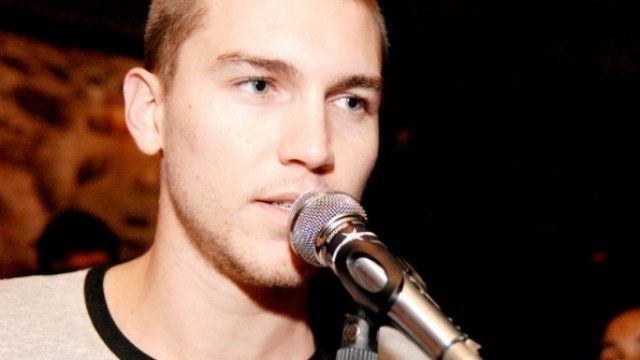 Shpat Deda with a new clip (Video) - Telegrafi - Telegrafi