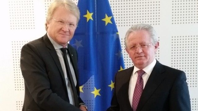 Skender Hyseni kërkon anëtarësim në Interpol dhe Europol - Telegrafi ...