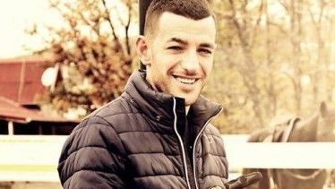 Policia e kërkon, Stresi me seksi pozë i përshëndet (Foto) - Telegrafi
