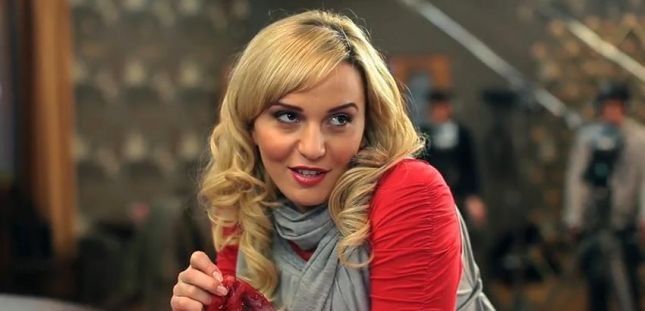 Teuta does not take selfies (Photo) - Telegrafi - Telegrafi