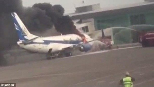 Just a few moments before the flight, a cylinder explodes on the plane ...