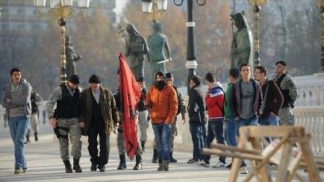 The police presence continues near "Car Dushan", posters for protests ...