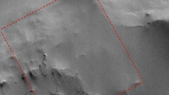 A large building is discovered on Mars (Video) - Telegraph - Telegraph