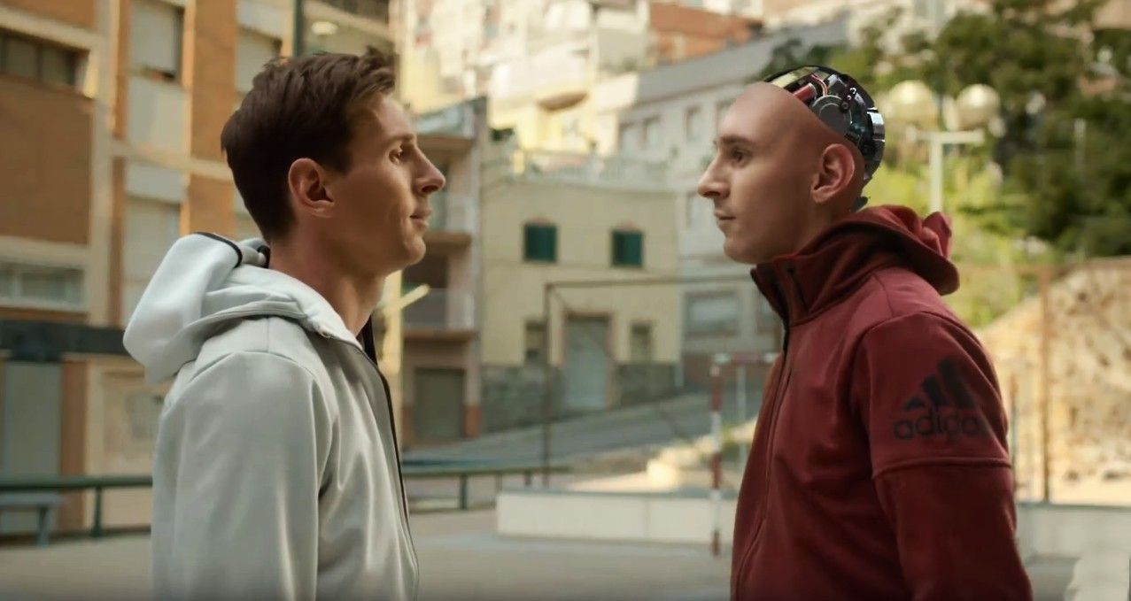 Messi meets his 'twin' who gives a show in a football match on the ...