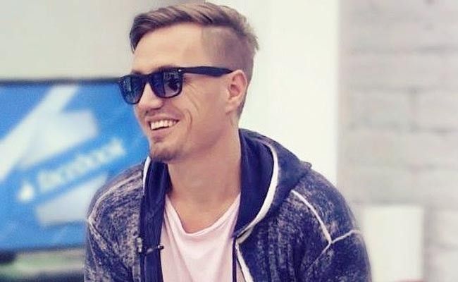 Blero dedikim special për nënën e tij (Foto) - Telegrafi - Telegrafi