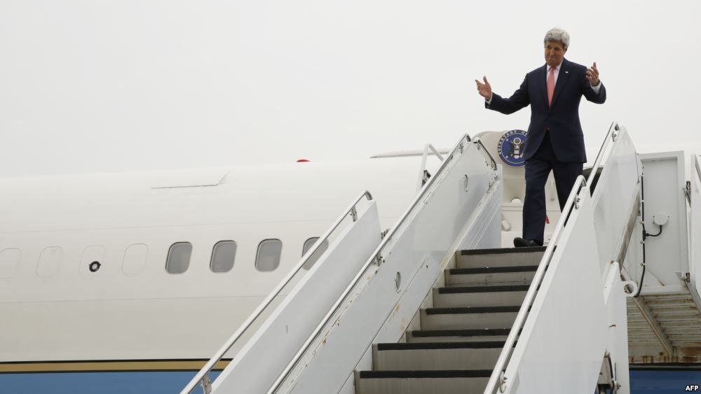 Kerry in Japan, also honors the victims of Hiroshima - Telegrafi ...