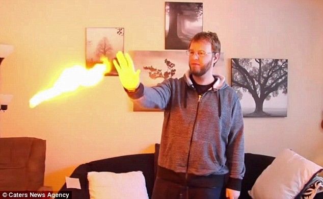 The man who throws flames from his hand (Photo/Video) - Telegraph ...