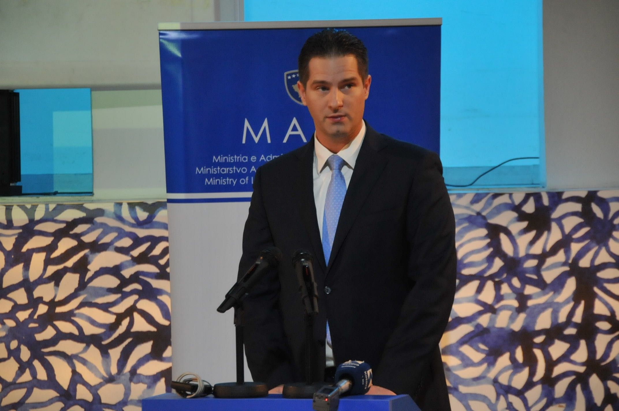 Minister Mariq calls the postponement of the formation of the AKS ...