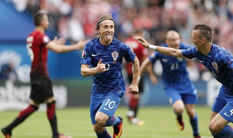 Modric scores the most beautiful goal of this European? (Video ...