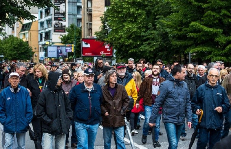 What will block the 'Laraman Revolution' today at 12:00? - Telegraph ...