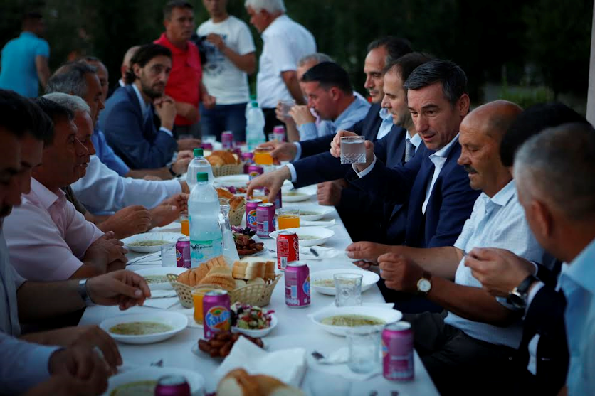 Landovica hosts iftar for Vesel (Photo) - Telegraph - Telegraph