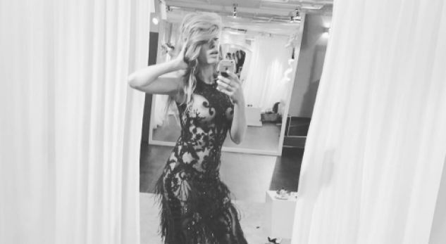 Ledina Çelo presents the new song in the final of "Miss Universe ...