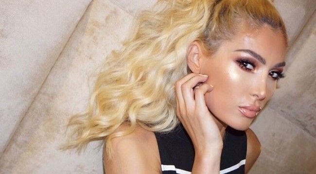 Nora takes off her wedding ring, is she separated from Robert? (Photo ...