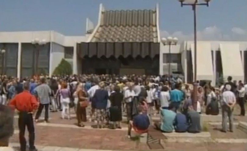 June 1999: The gathering of Serbs the day before the liberation of ...
