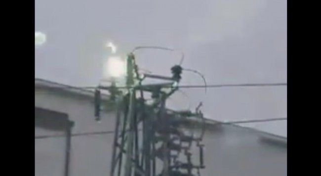 The rain turns on the electricity transformer in Peja (Video ...