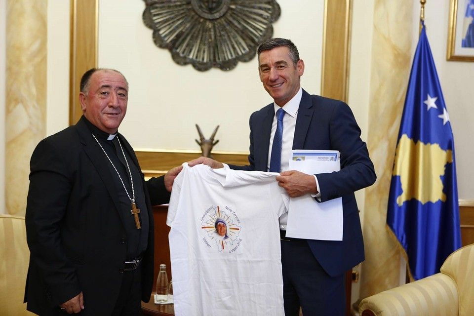 Veseli received from Monsignor Dodë Gjergji the official symbols of ...