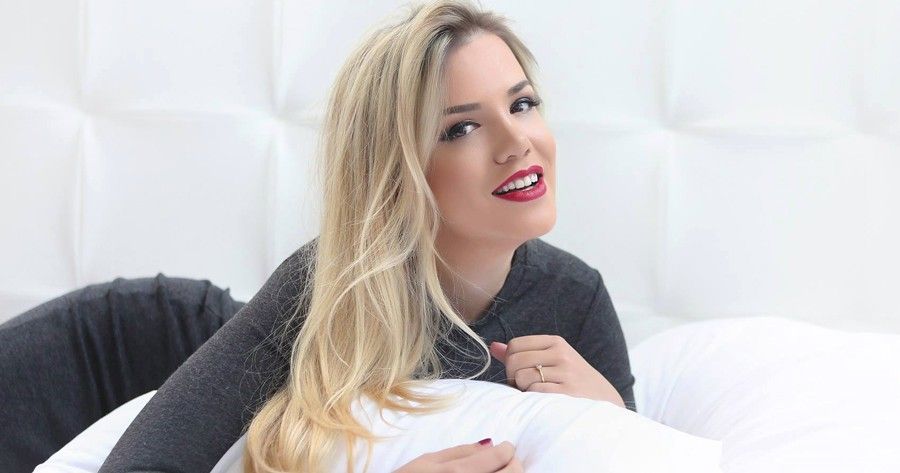 Look how Rrezarta Shkurta looked 11 years ago (Photo) - Telegrafi ...