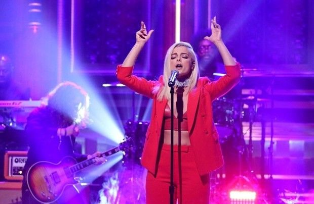 Bebe Rexha is treated like a diva, and shines in her performance on ...
