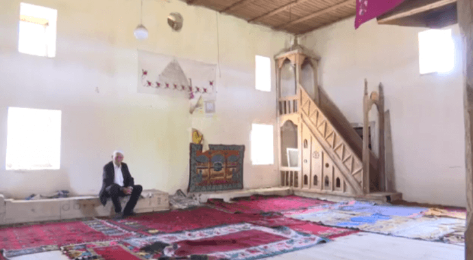 Hoxha who locked the mosque went to war (Video) - Telegrafi - Telegrafi