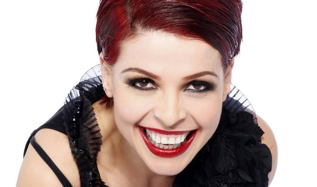 Aurela with an emotional message (Photo) - Telegraph - Telegraph