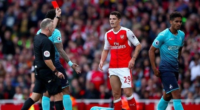 The referee who showed him the red card sees the quarrel of Granit ...