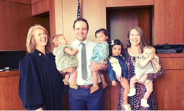 Çifti pa fëmijë, bëhen prindër të katër fëmijëve për 24 orë (Foto ...