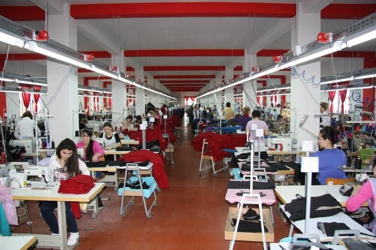 The workers of the textile factory in Shtip are protesting (Video ...