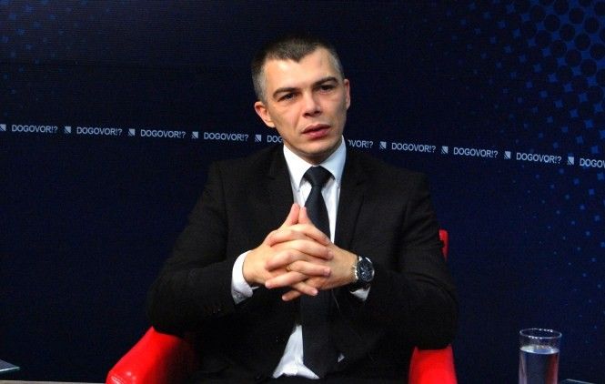 Jabllanovici sings nationalist songs, for war in Kosovo (Video ...