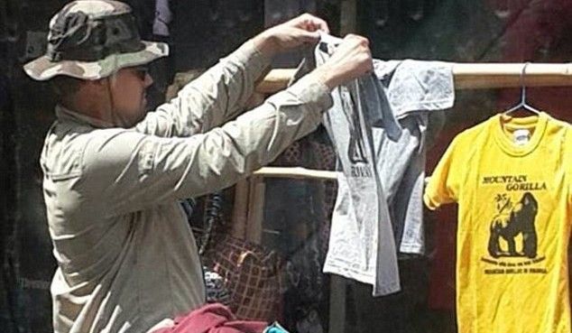 DiCaprio "disguises" himself as a tourist and goes out to buy clothes ...