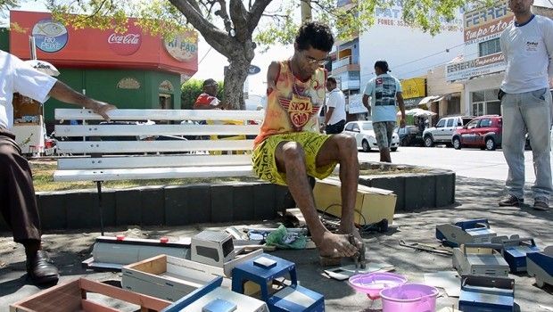 This man was born without hands, but that didn't stop him from making ...