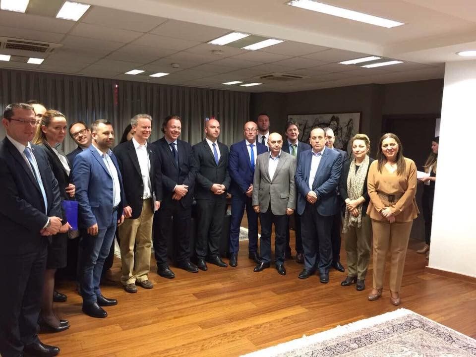 Images from the signing of the agreement for the demolition of the wall ...