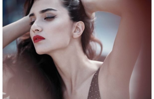 Profile of Tuba Buyukustun: From a quiet childhood to a beauty icon of ...