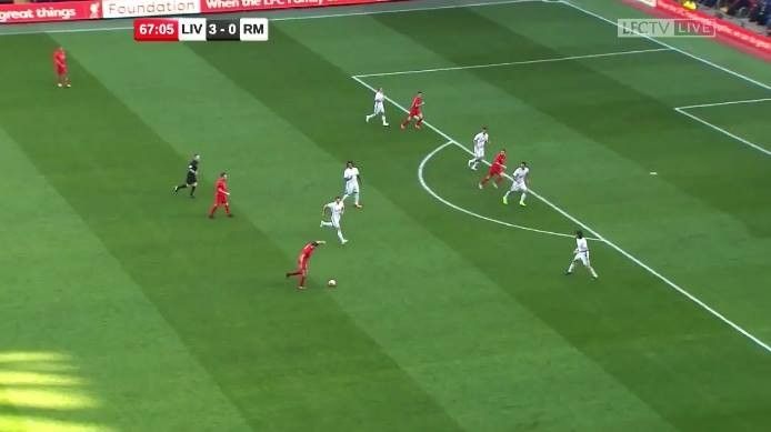 Gerrard "almost broke the pillar" with this powerful shot in the ...