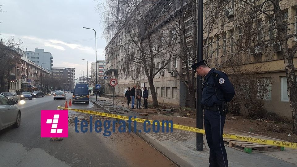 Water pipes explode in the center of Pristina (Photo/Video) - Telegrafi ...