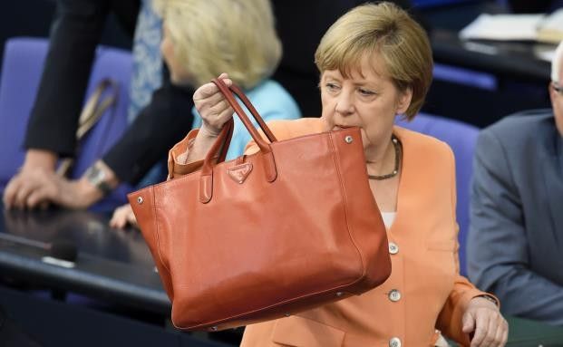 How rich is Angela Merkel? Forbes says that he owns a fortune of ...