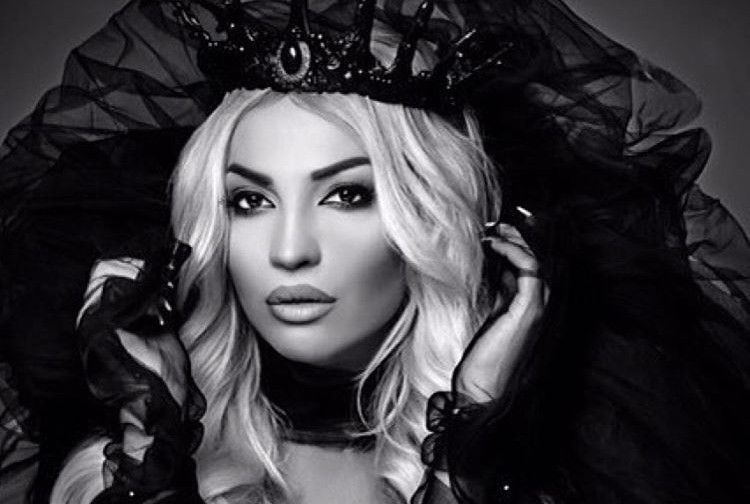 Rovena with her sister in Pristina (Photo) - Telegraph - Telegraph