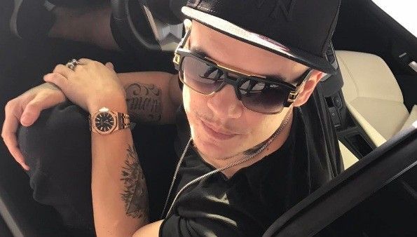 Cozman publishes images with marijuana (Photo) - Telegraph - Telegraph