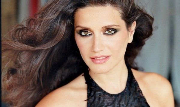 Eda Zari dënohet me gjashtë muaj burg - Telegrafi - Telegrafi