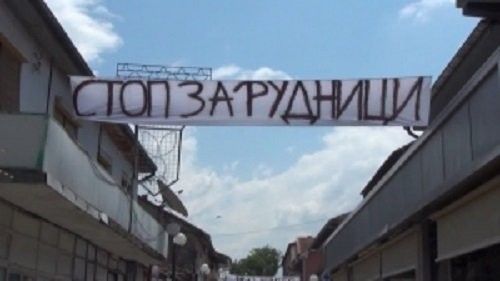 Shtohen zërat kundër xeheroreve në Maqedoni (Video) - Telegrafi - Telegrafi