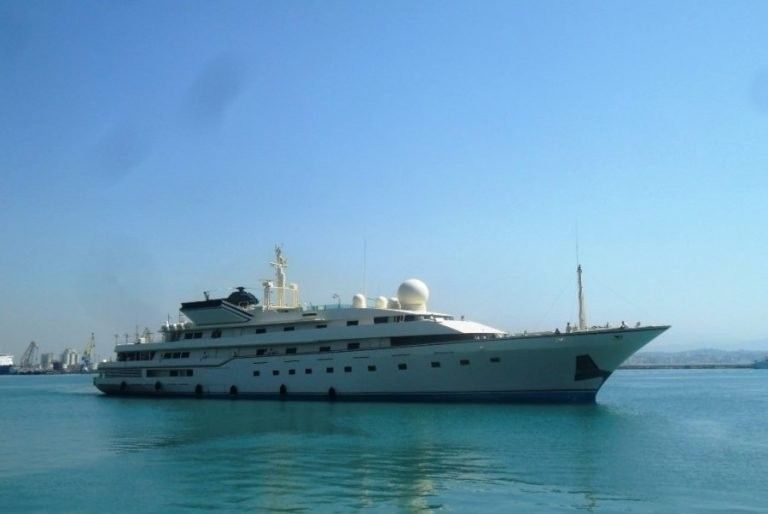 The Prince of Saudi Arabia lands in Durrës with the super luxury yacht ...