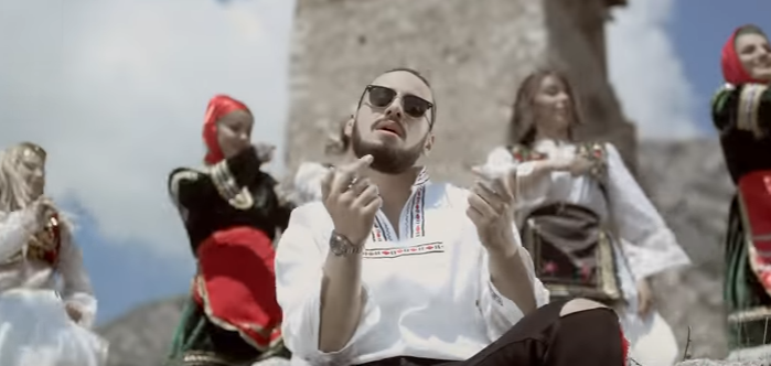 “Hatixhe” i bën 20 milionë klikime (Foto/Video) - Telegrafi - Telegrafi