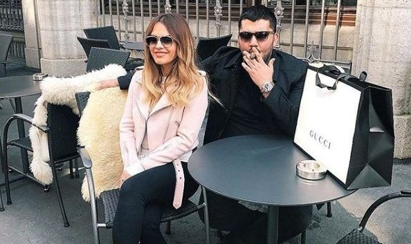 Ermal Fejzullahu in a sweet pose with his wife from vacation abroad ...