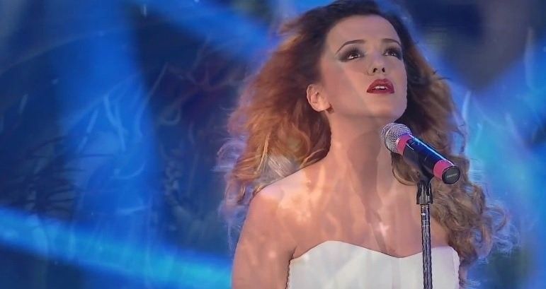 Rezarta Shkurta breaks down in tears on the show, shows the suffering ...