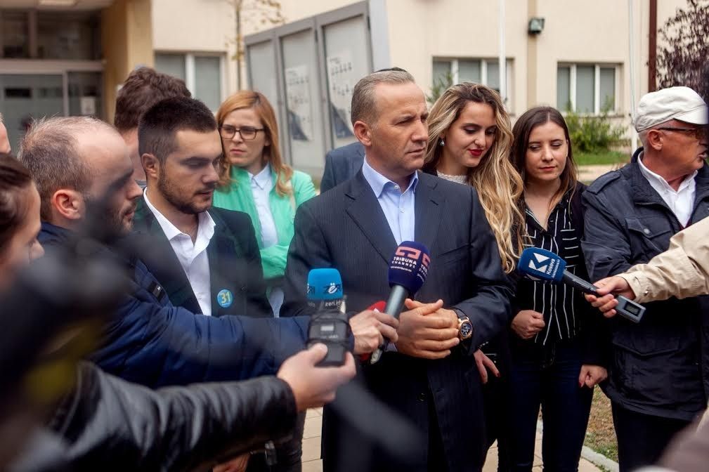 Selim Pacolli reagon pas kërcënimit në adresë të AKR-së - Telegrafi ...