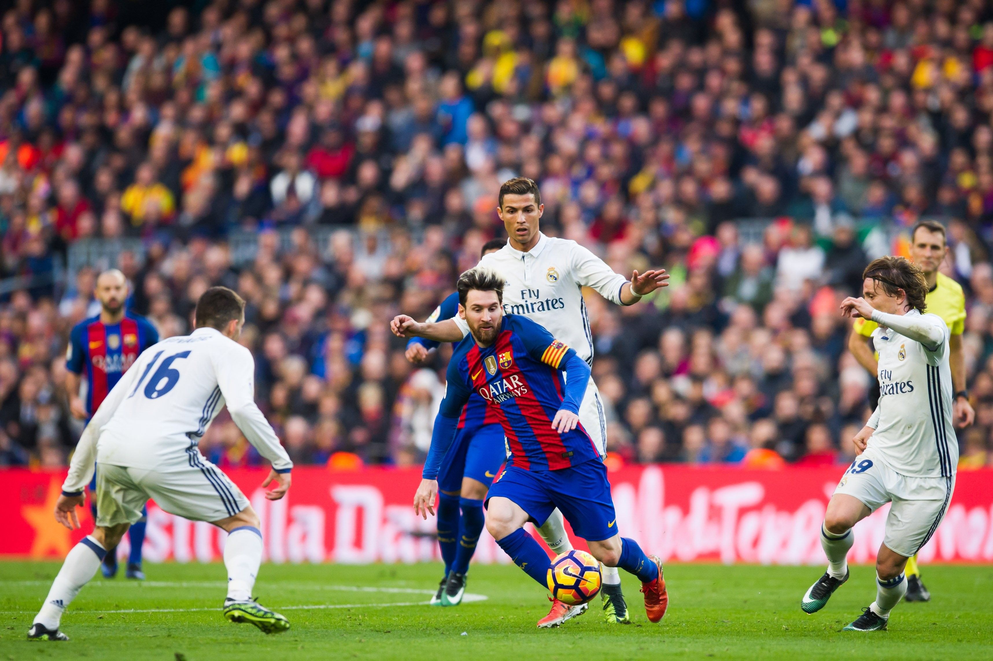 The first El Clasico of the season comes at an unusual time (Photo ...
