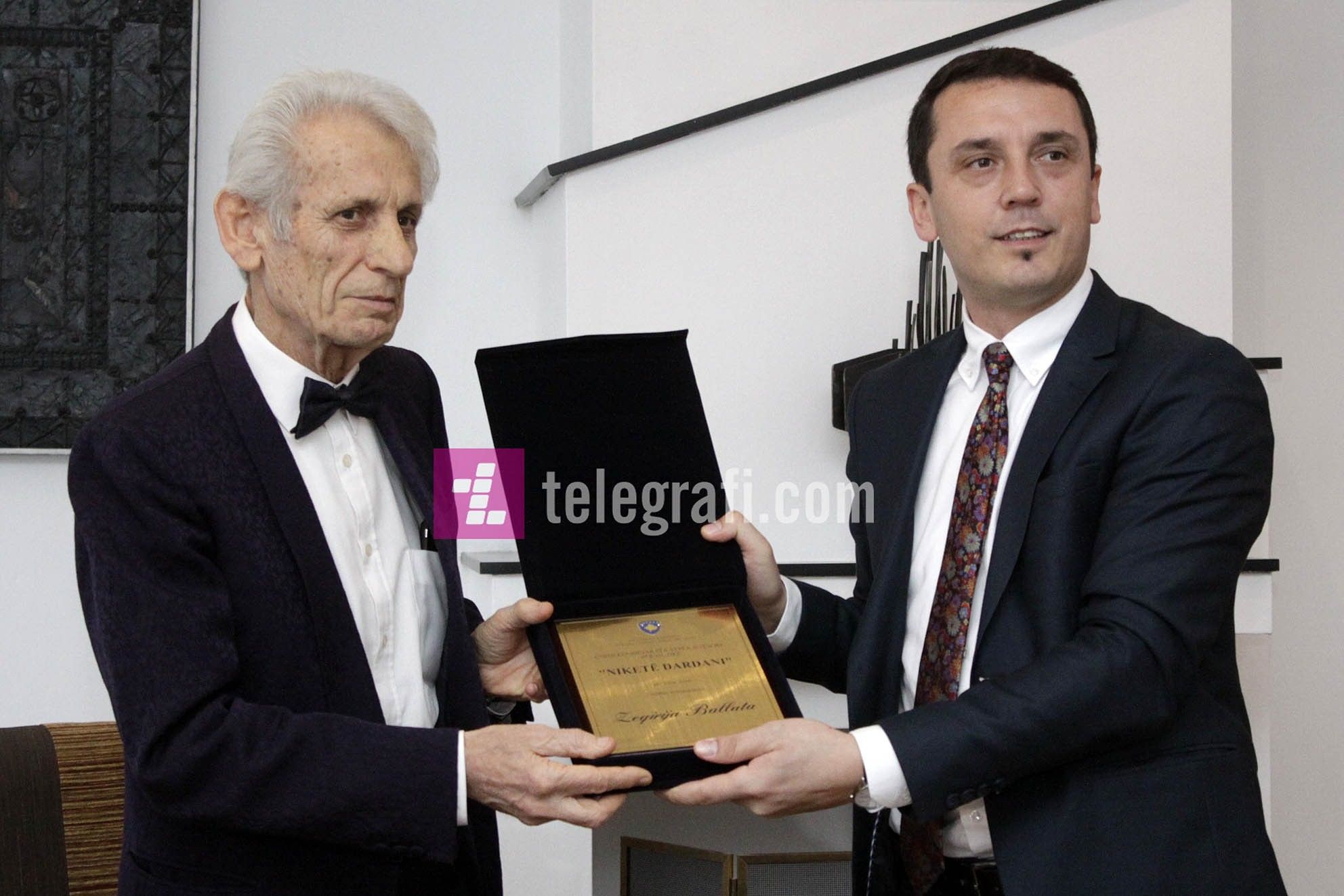 Kompozitori Ballata nderohet me çmimin “Niketë Dardani” - Telegrafi ...