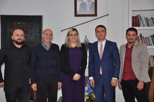 Minister Gashi promises solutions for the theaters of the ...