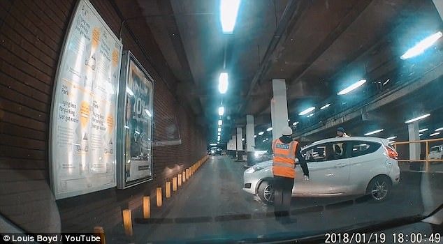 The clumsy driver blocked the traffic for 10 minutes, until she parked ...