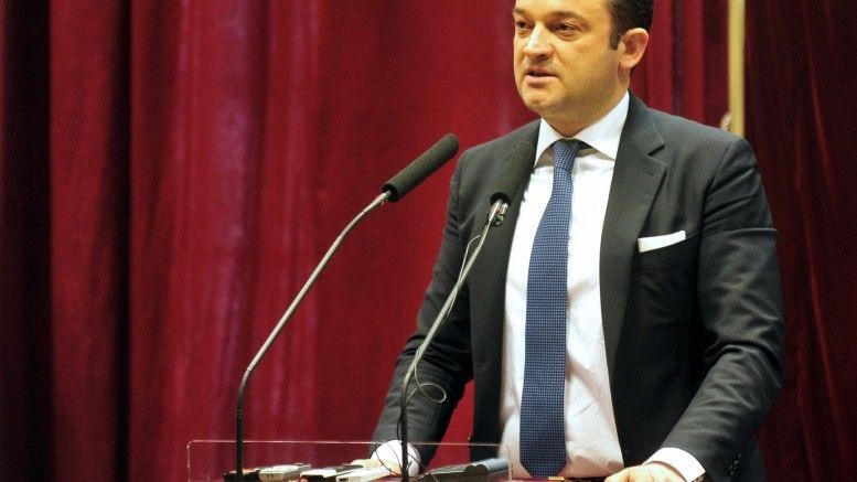 Kamçev: "Bombat" janë të ndryshuara - Telegrafi - Telegrafi